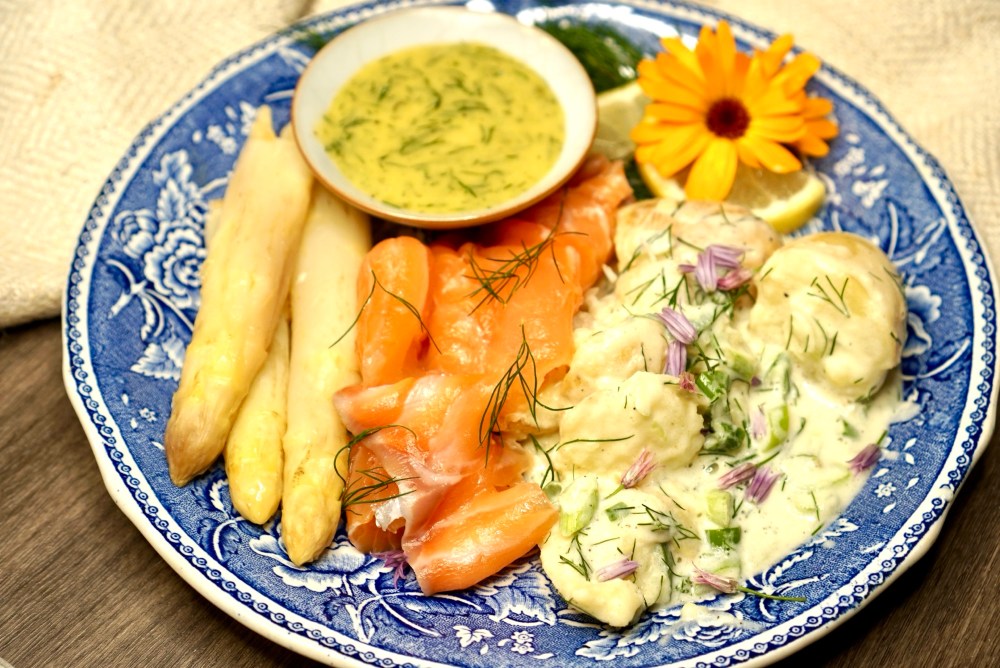 Hyrskypotut – Finnish Shaken New Potatoes in Sour Cream Marinade